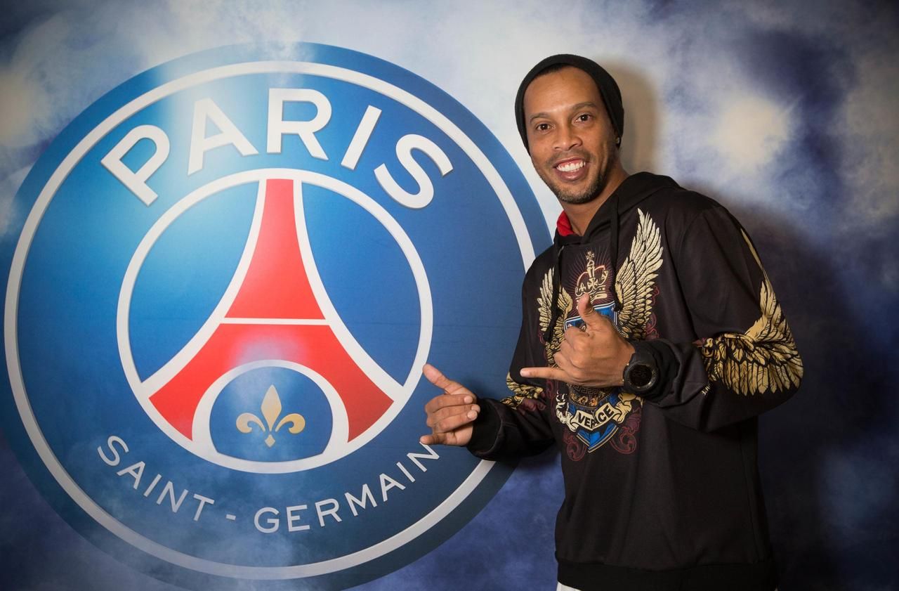 ronaldinho - love psg _ sursa ARCHYDE - Ultima Faza